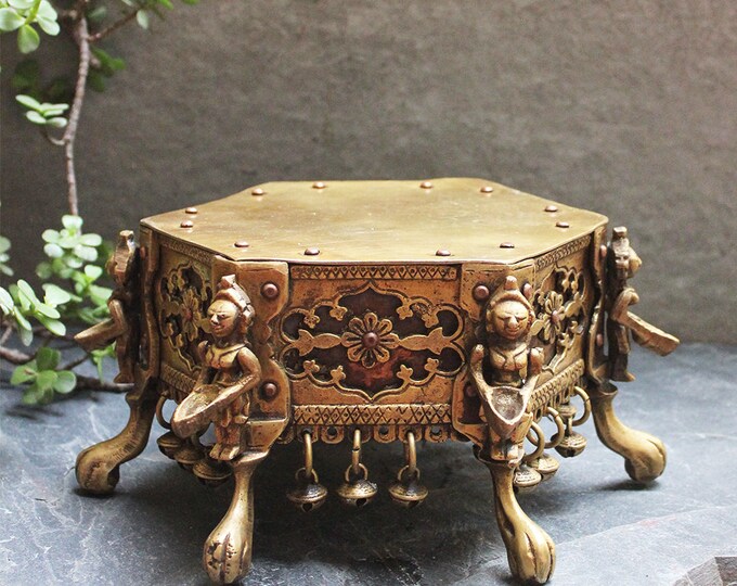Vintage Brass Chowki | Stool With 6 Oil Lamps & Brass Ghungroos, Dia 17 ...