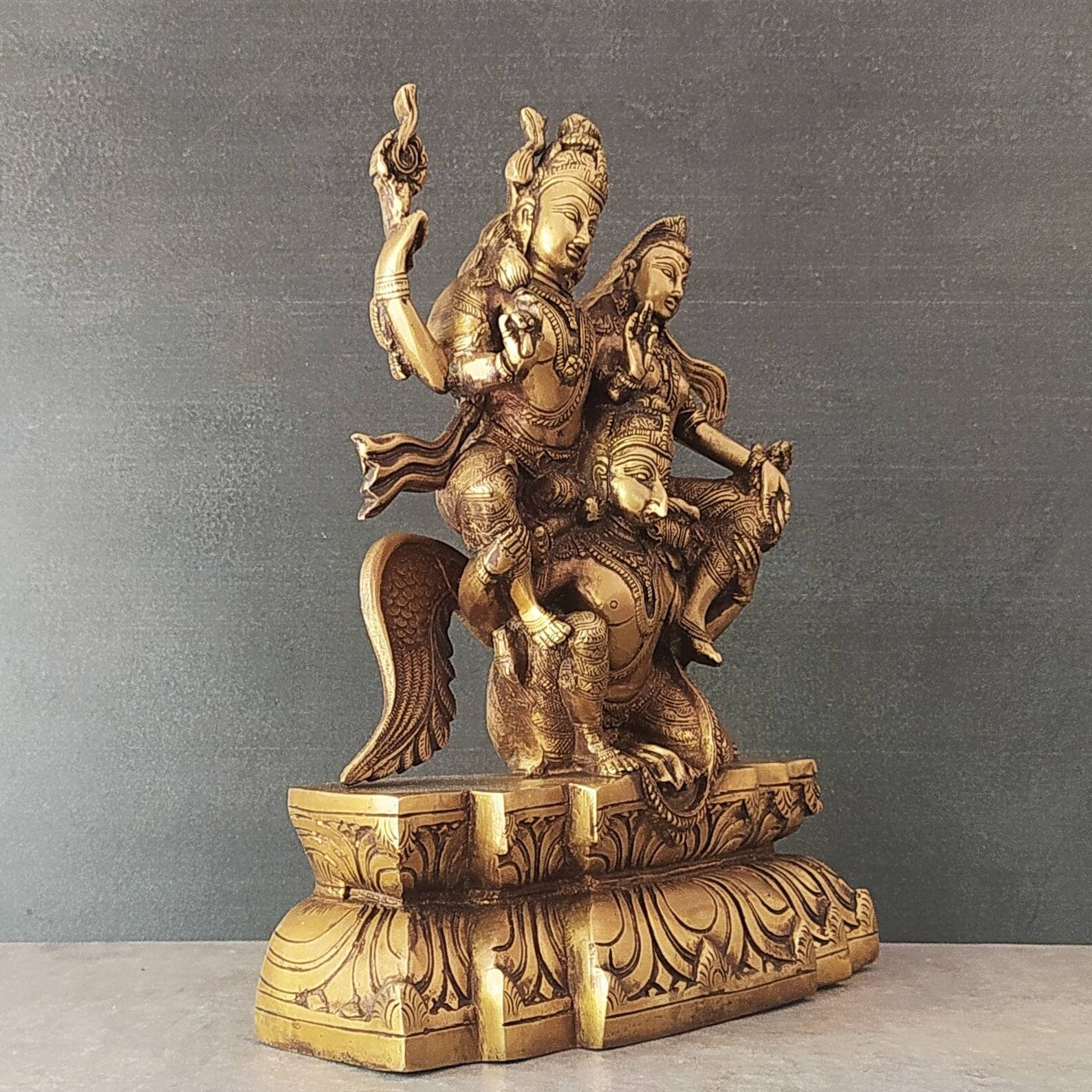 Majestic Sculpture of Lord Vishu & Lakshmi With Vahan Garuda. - Etsy