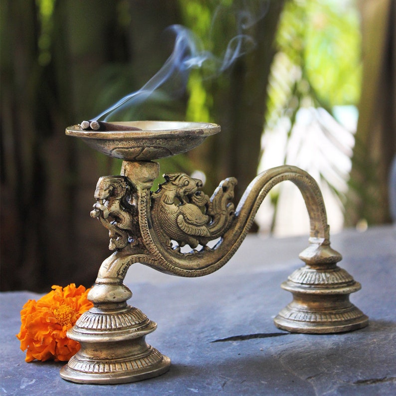 Vintage Brass Dhoop Aarti Prayer Lamp With the Mythical Yali - Etsy