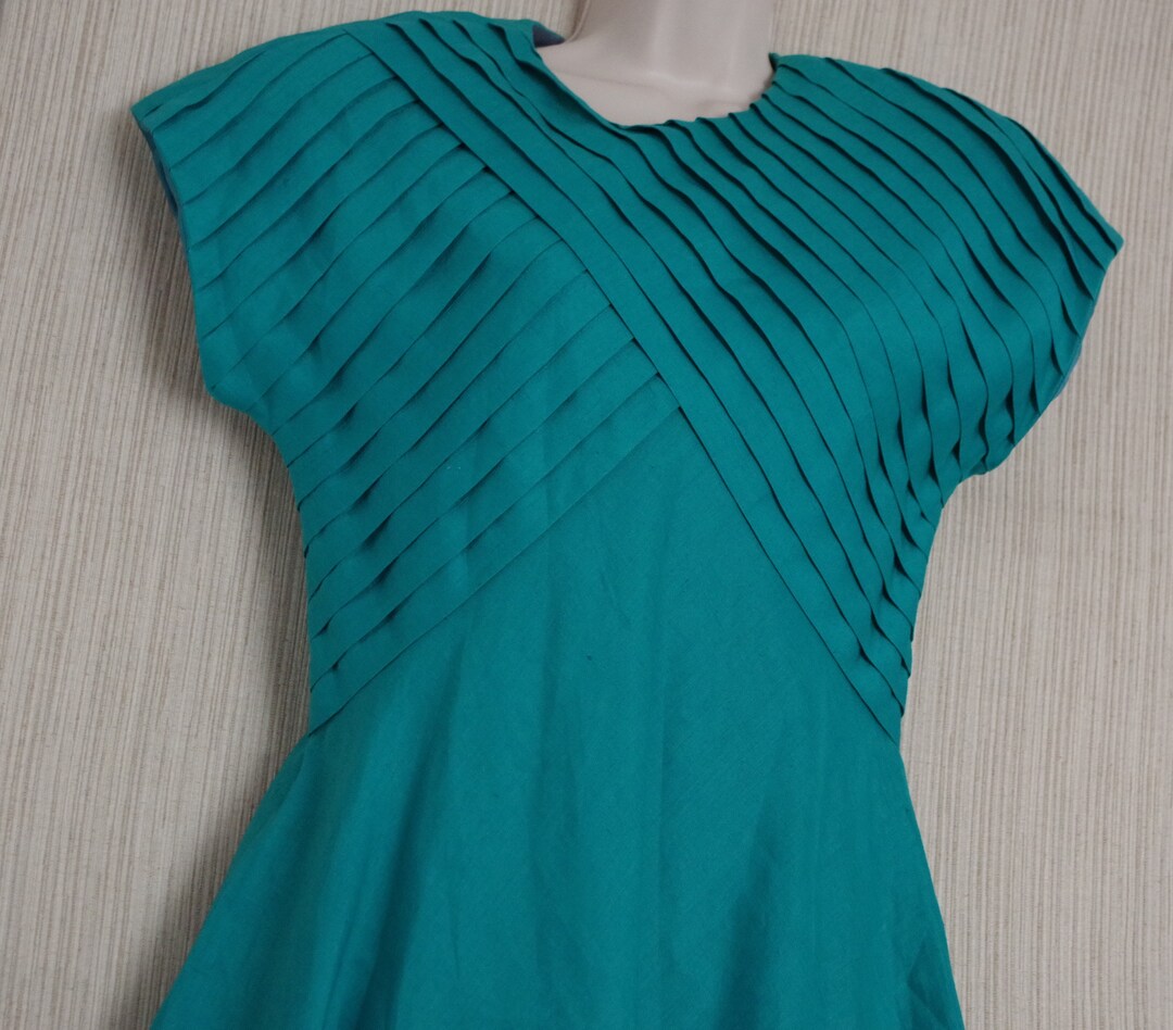 Le Crillon 1970s Linen Aqua Green Chevron Pleated Dress Size:6 - Etsy