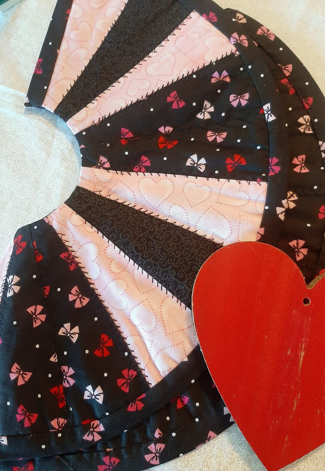 15 in Pink/black Valentine Tree Skirt, Mini Tree Skirt - Etsy