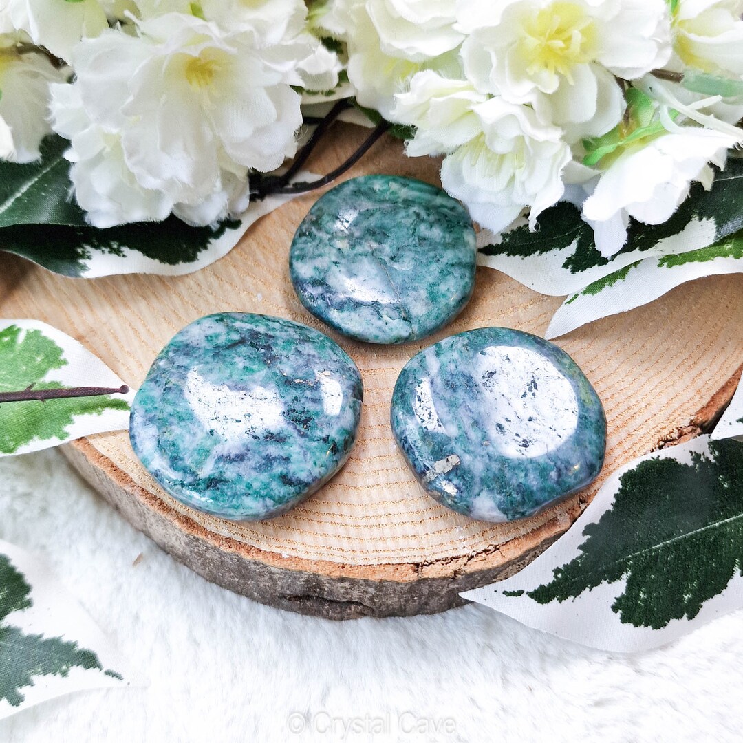 Fuchsite in Quartz Pocket Stone - Palm Stone Hand Cabochon Natural ...