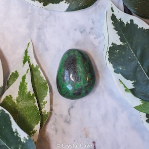 Green Gneiss Crystal Tumbled Stone Polished Gemstone / Dreams ...