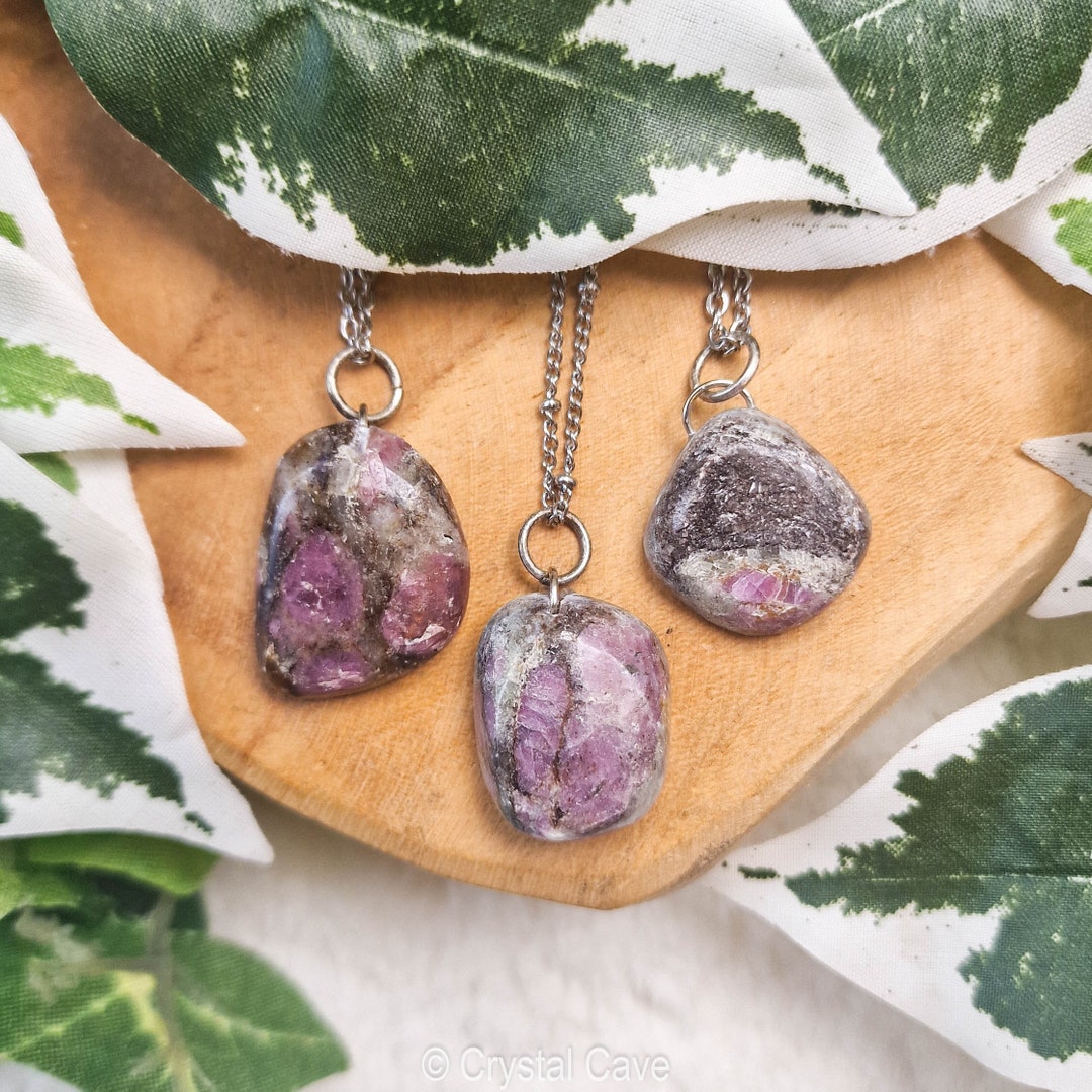 Raw Bixbite Pendant Necklace - Silver Plated Eye Ring Raw Stone Crystal ...