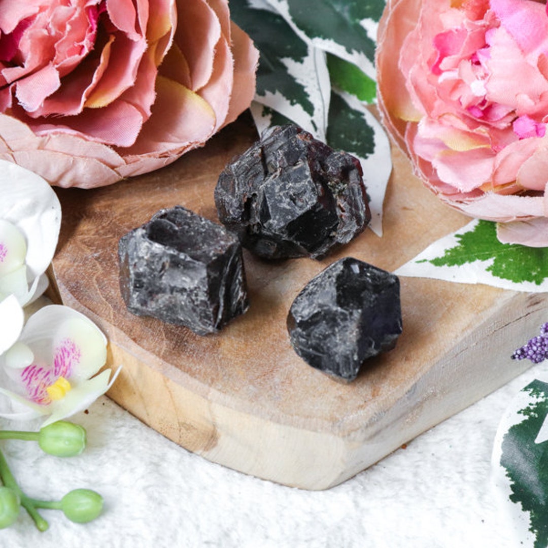 Raw Melanite Crystal / Black Garnet Rough Natural Stone Lump Crystal ...