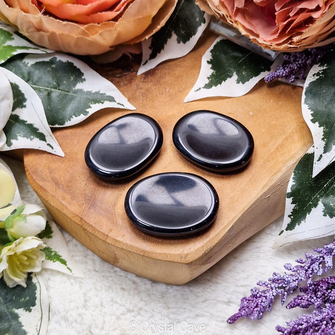 Black Onyx Worry Stone - Rock Crystal Smooth Pebble Gemstone Fidgeting ...