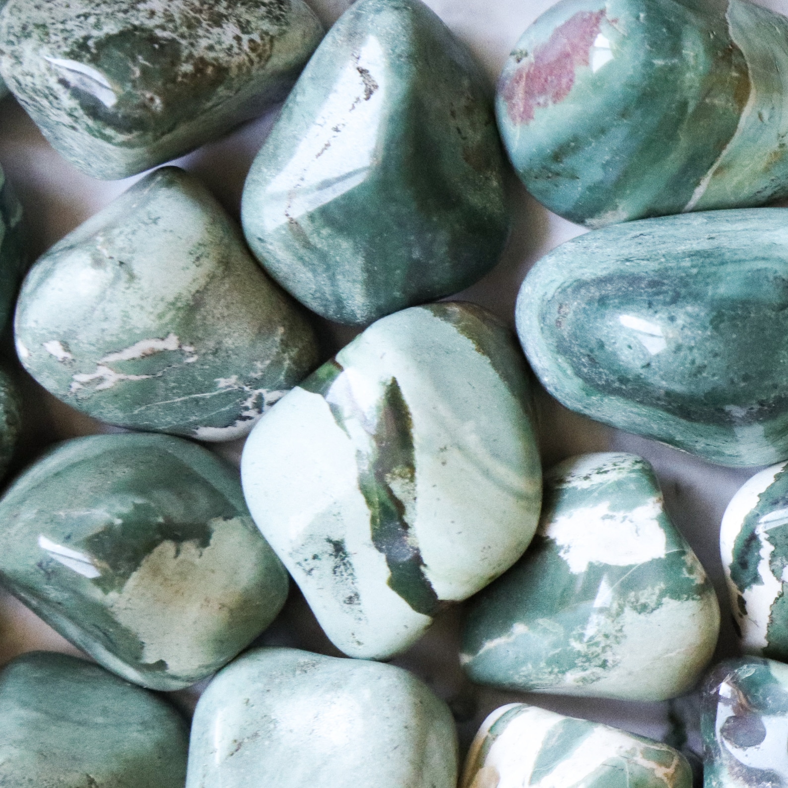 Prasem Prazym Seriphos Green Quartz Crystal - Tumbled Stone Polished ...