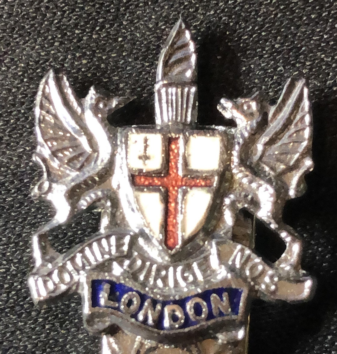 London, England With Crest and Dragons (top) on Chrome Plated Spoon ...