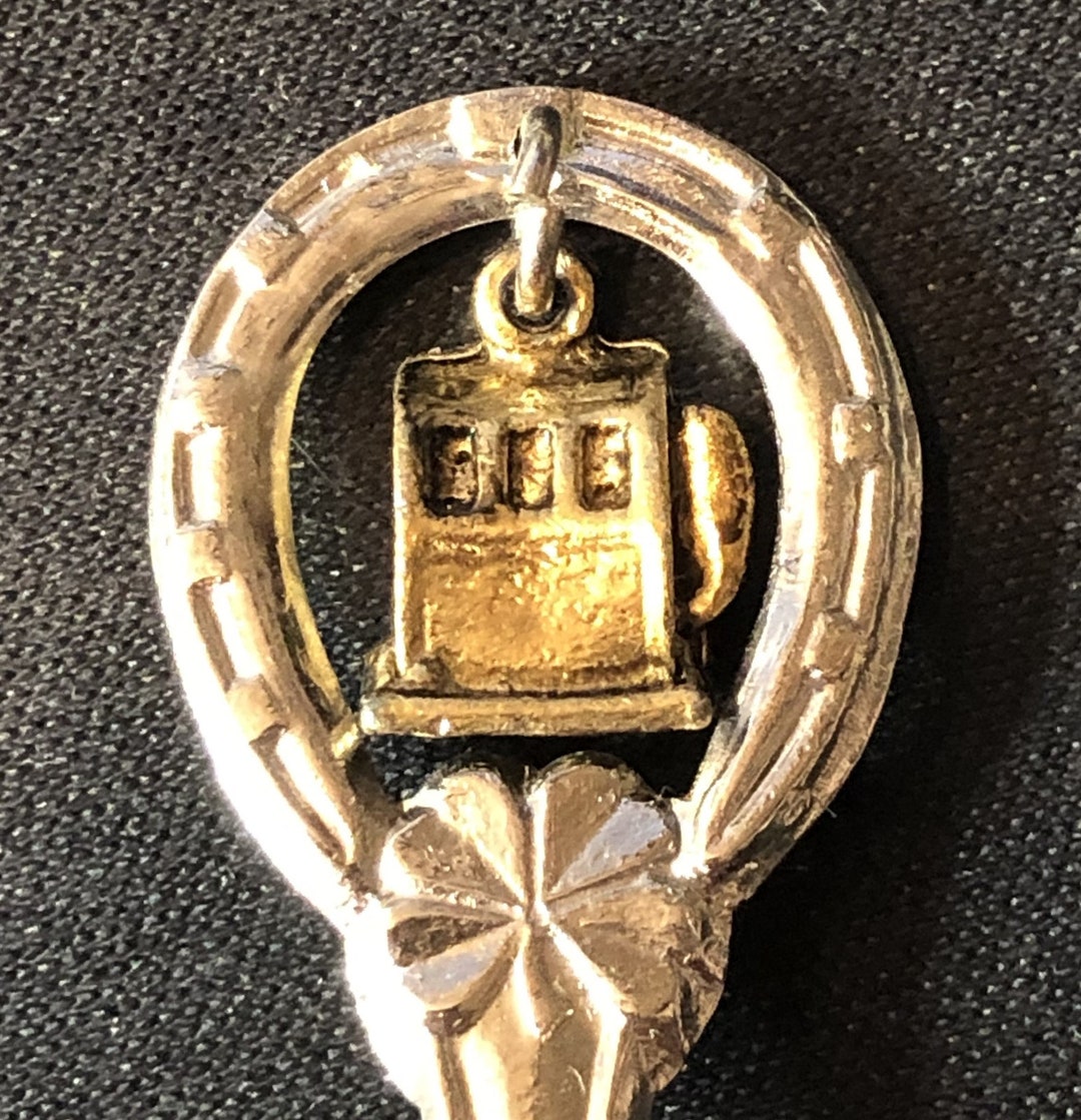 Las Vegas, Nevada (bowl) and Slot Machine Charm (top) on Souvenir Spoon ...