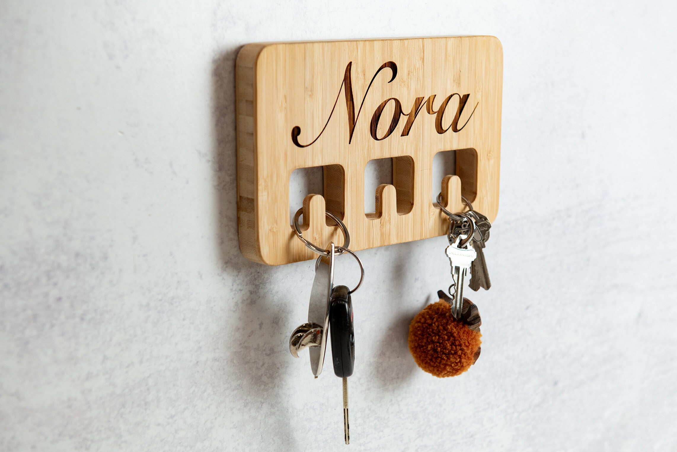 Wood Wall Mount for Keychains - Personalized Engraved Family Names - Etsy