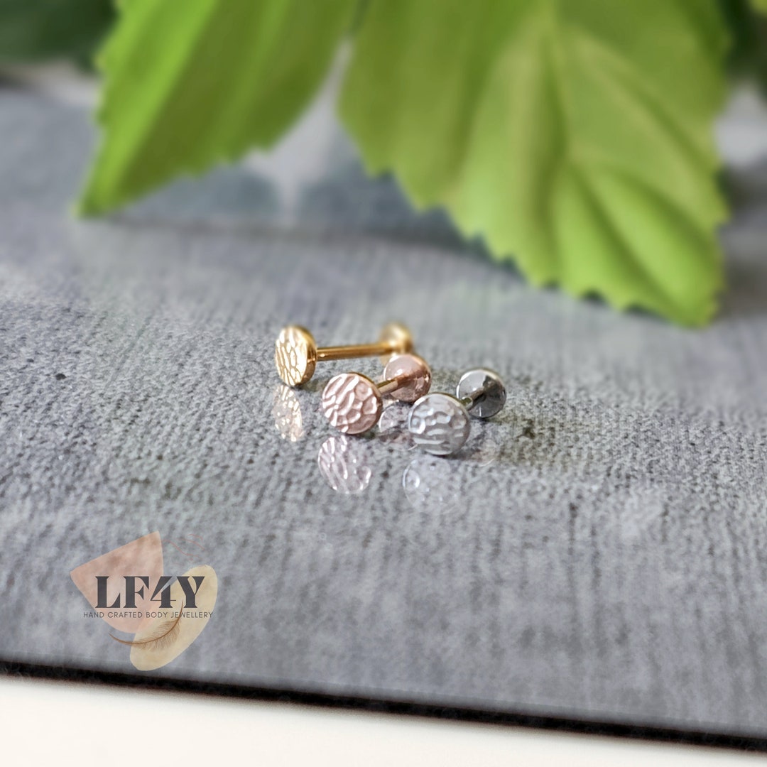 Hammered Effect 20g / 0.8mm Threadless Push in Flat Disk Labret Stud ...