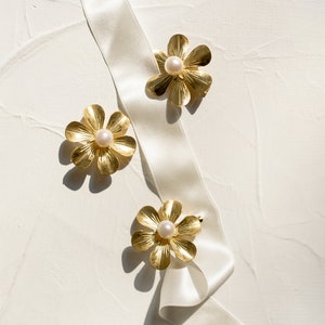 PATSY - Mod Modern Daisy Flower Bridal Hair Clips, Bohemian Wedding ...