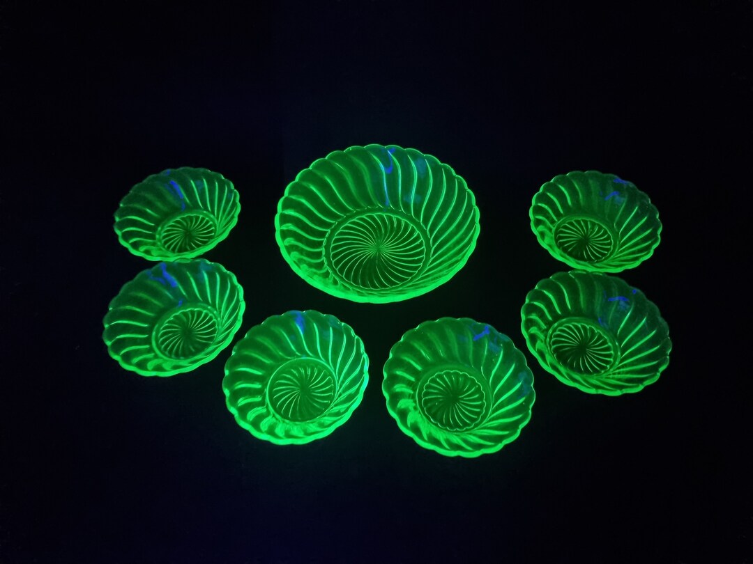 NEW LISTING Delightful Art Deco Bagley Glass Carnival Swirl Uranium ...