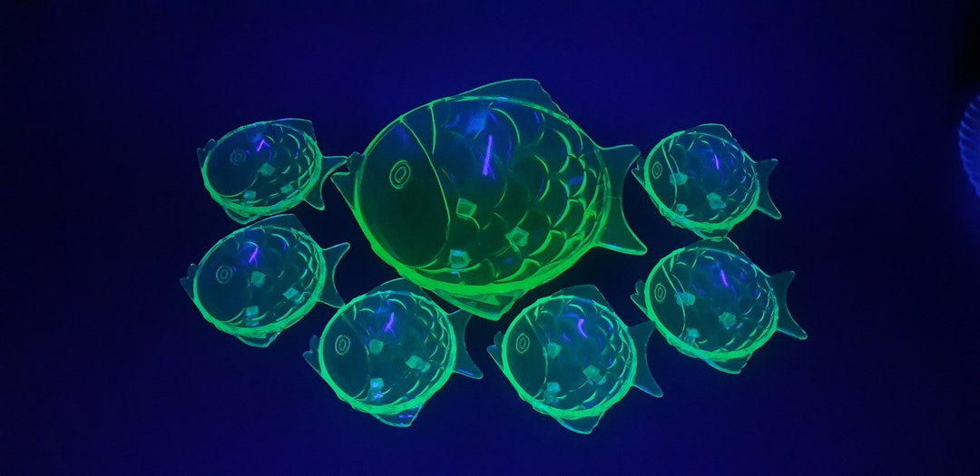 NEW LISTING Striking Complete Art Deco Uranium Green Polished Fish ...