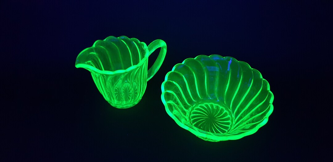 NEW LISTNG Lovely Art Deco Bagley Glass Carnival Swirl Uranium Green ...