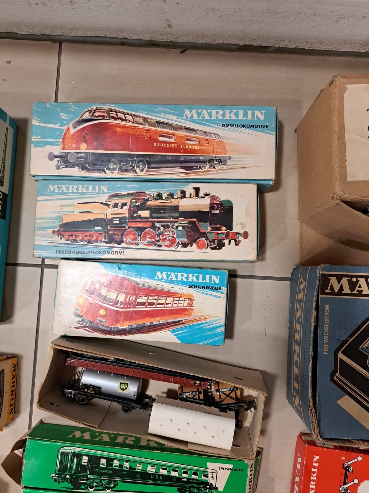 Marklin, Vintage, Variety of Parts: Locomotive, Wagons, Bridge, Trans ...