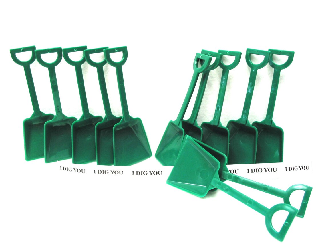 12 Small Kelly Green Plastic Toy Shovels and 12 "i Dig You" Stickers ...