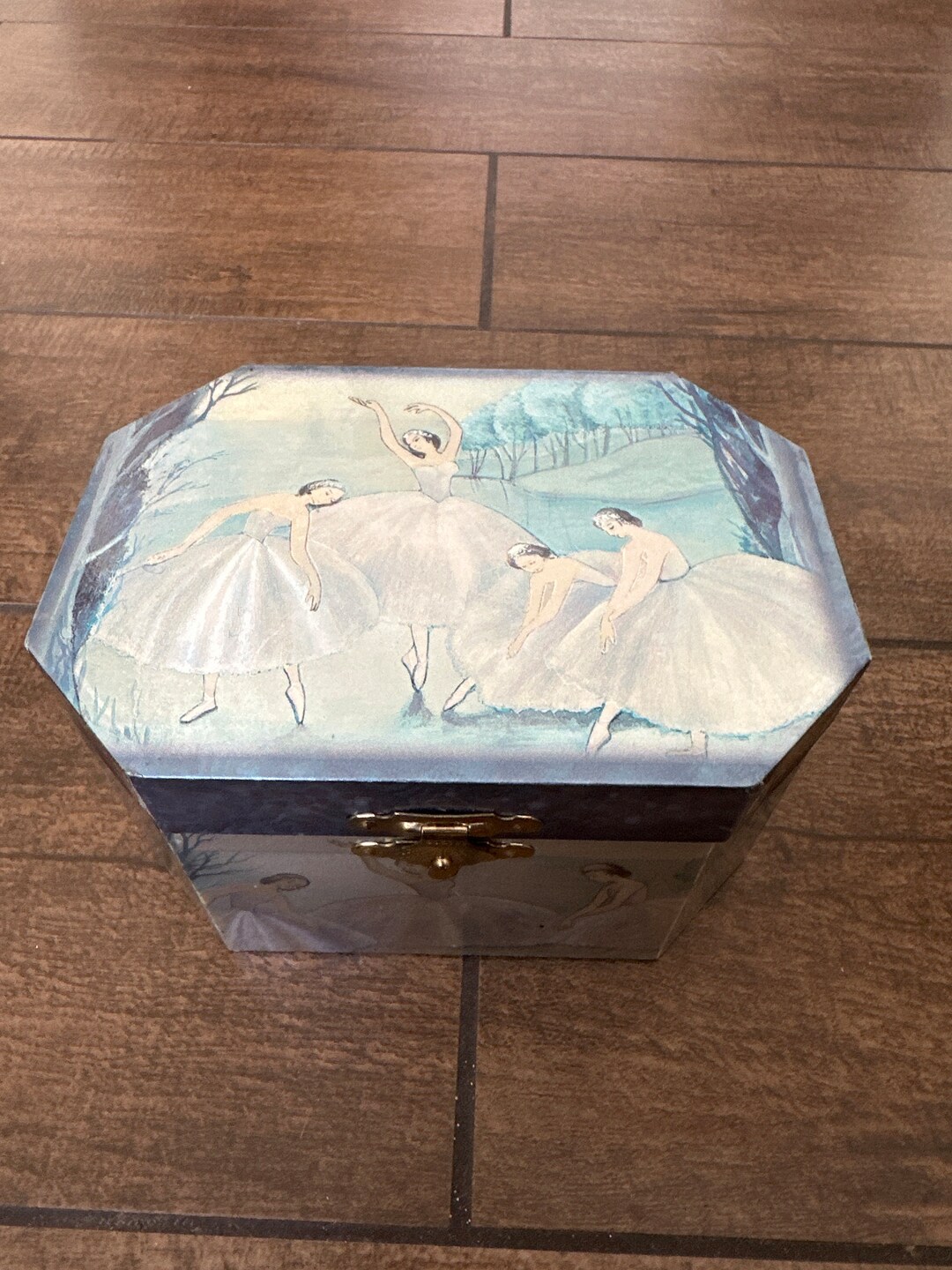 Ballerinas Music Box. Cute Music Box With a Dancing Fairy Balerina ...