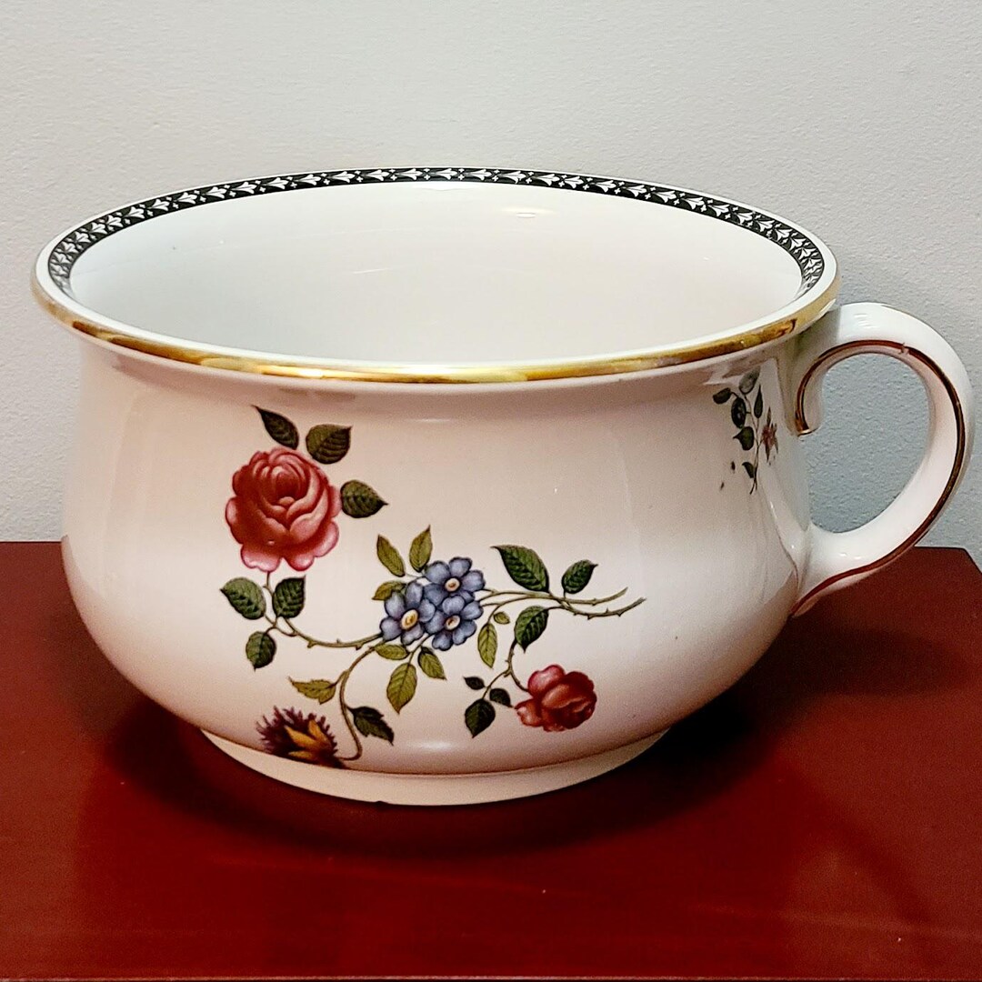 Porcelain Floral Handled Chamber Pot With Gold Embellishment ...