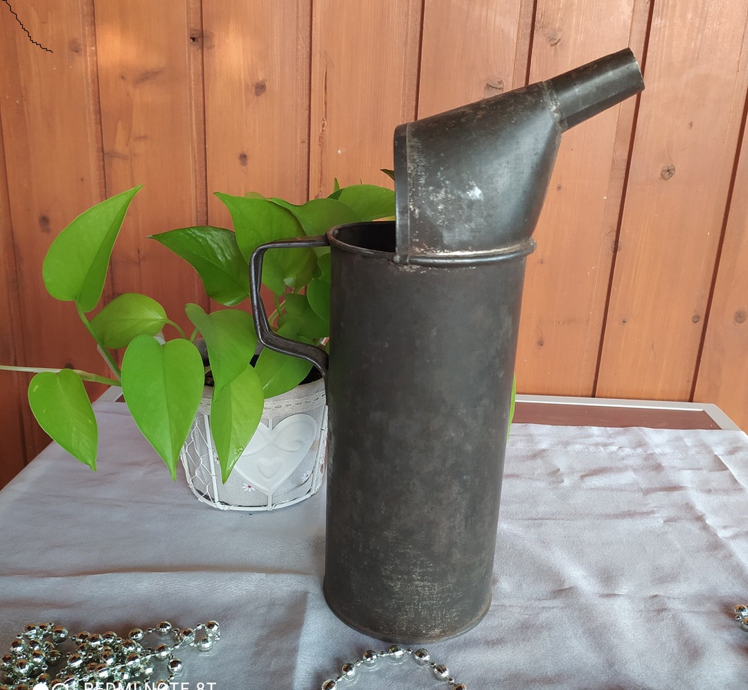 Antique Galvanized Oil Can With Spout - Two Quart - Metal Aluminum Oil ...