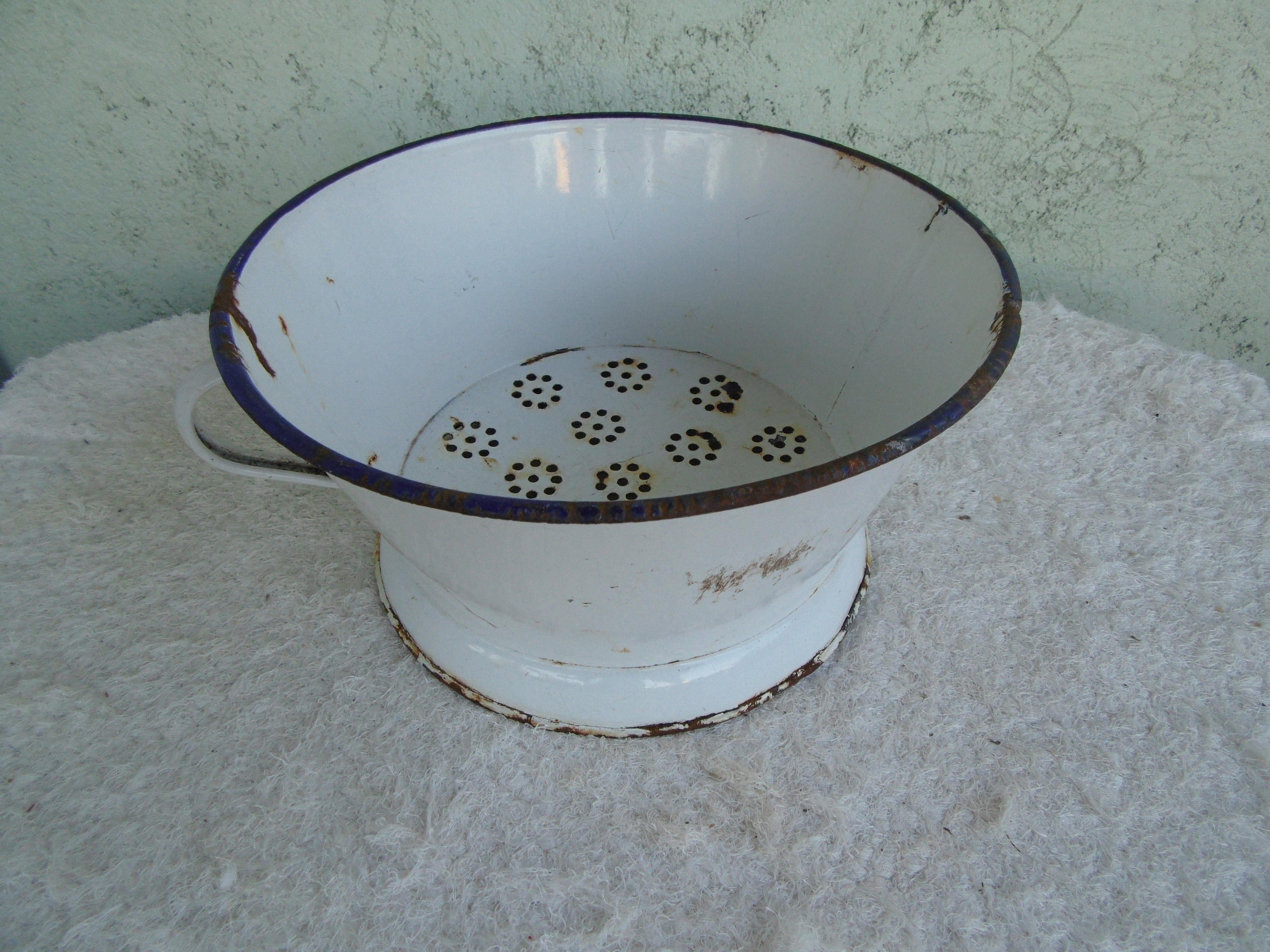 10,8 diameter white enamel filter dish, kitchen filter, white kitchen ...