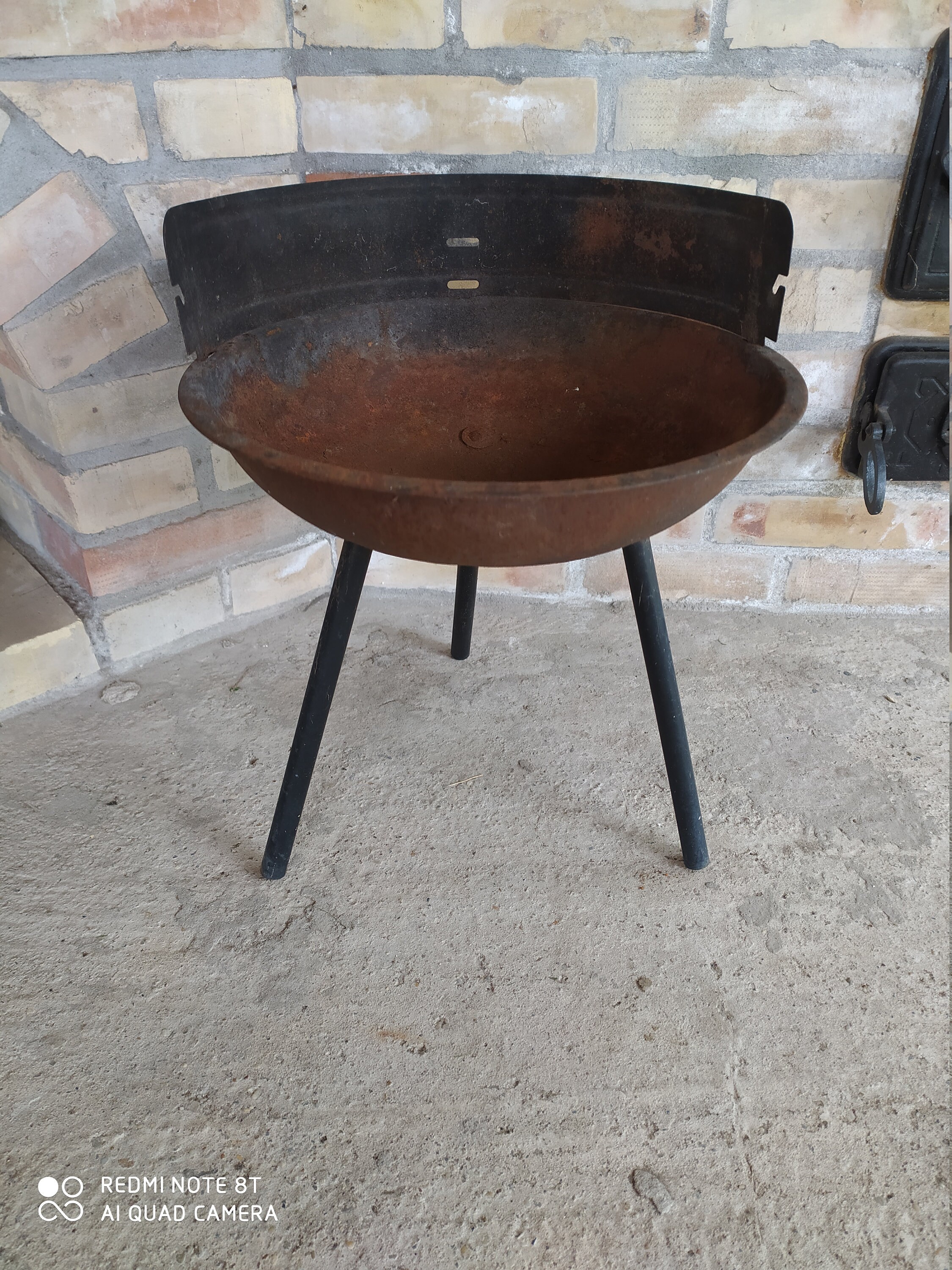 Lovely Little Three-legged Rusty Iron Bowl,home or Garden Decoration ...