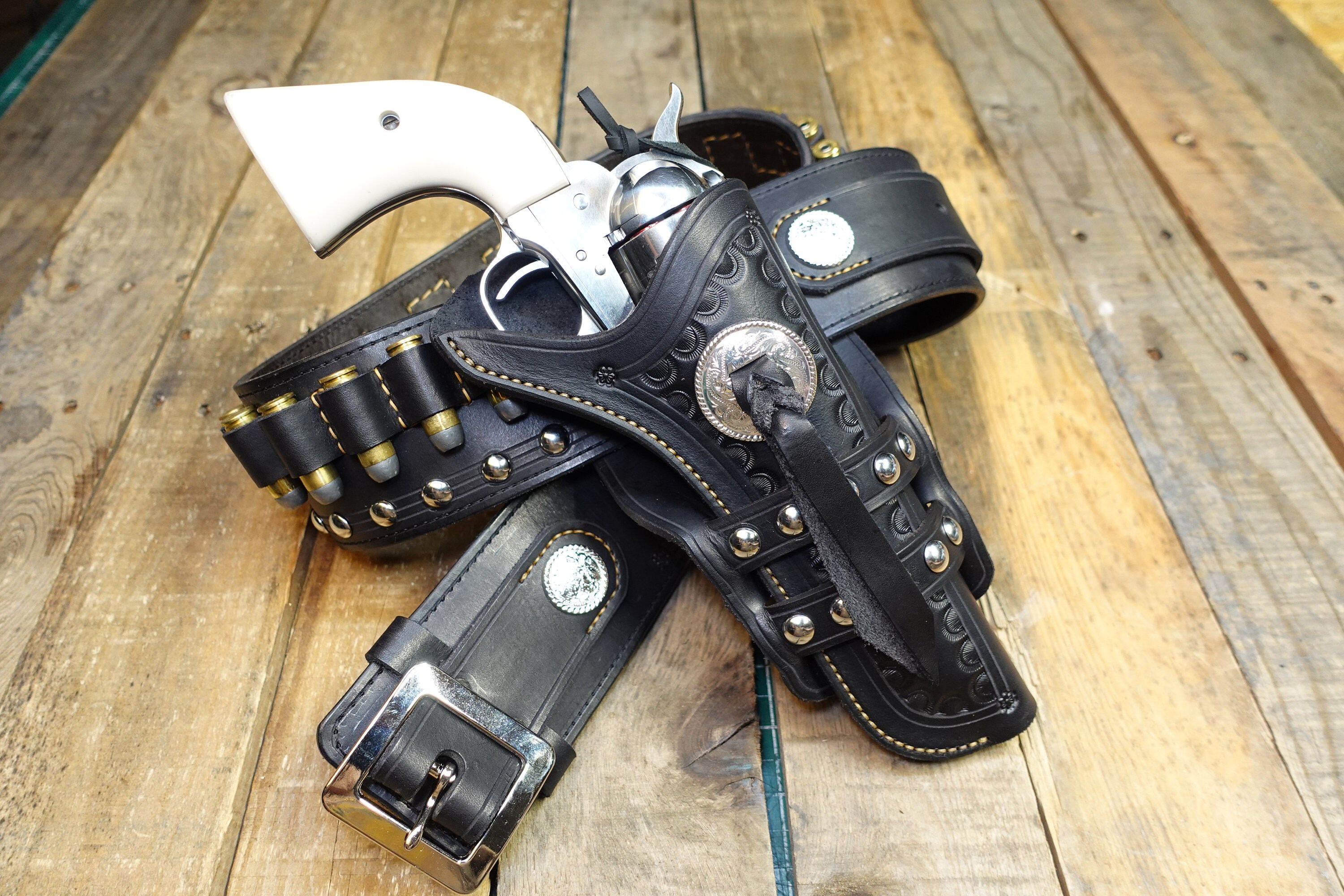 Tombstone Johnny Ringo Old West Leather Cowboy Holster and Belt Rig ...