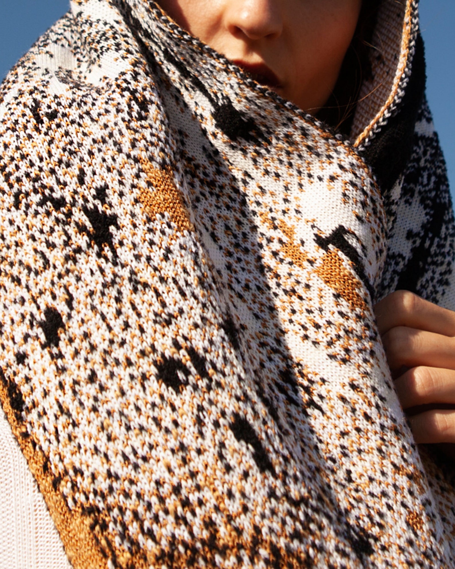 Cosy Codes Scarf Camel White Black, Black Knit Scarf, Jacquard Knit ...