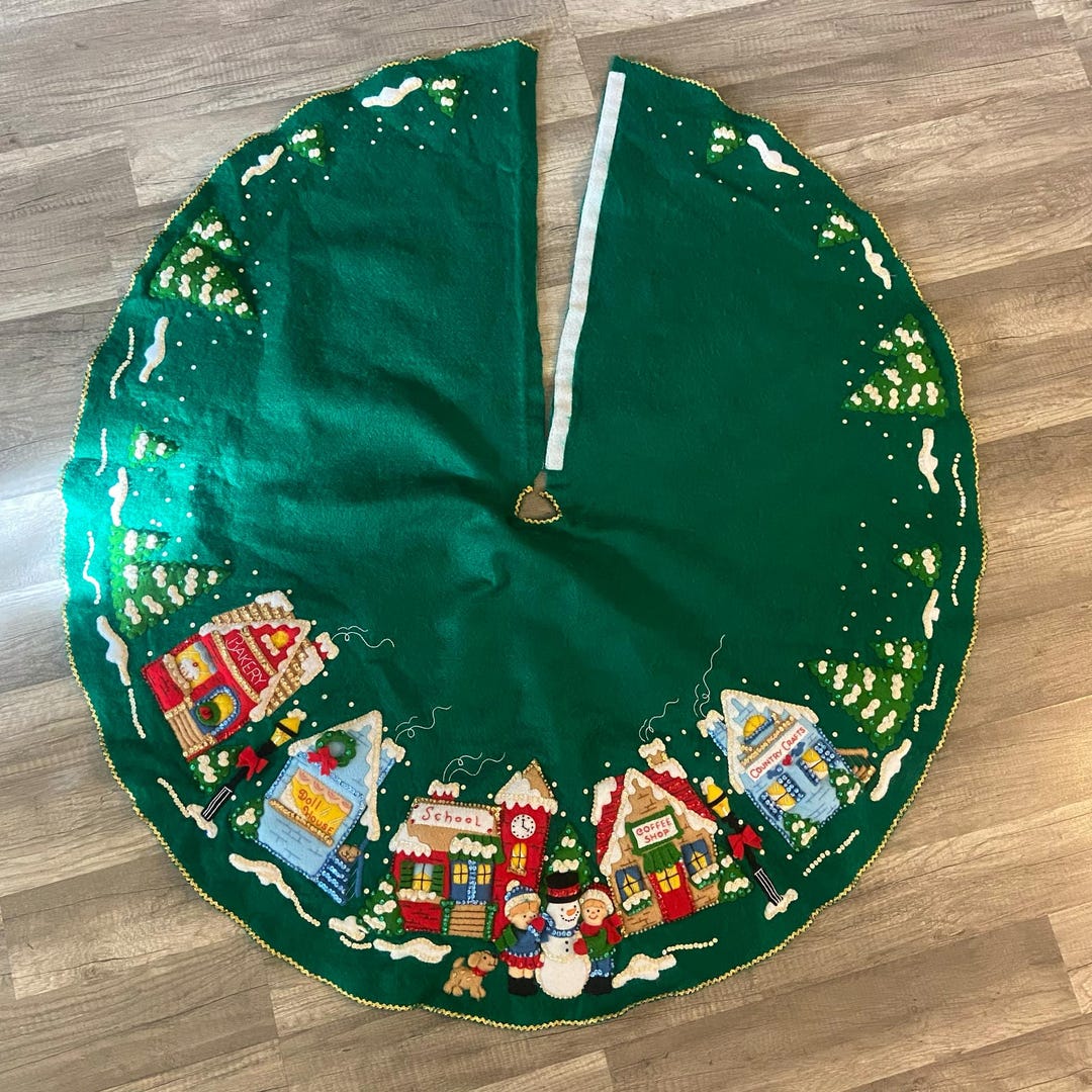 Handmade Vintage Tree Skirt, Finished Bucilla CHRISTMAS VILLAGE Tree ...