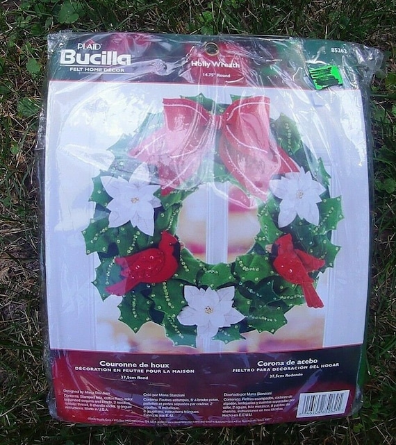 HTF New Bucilla Holly Wreath Felt Wall Hanging Kit 85262 | Etsy