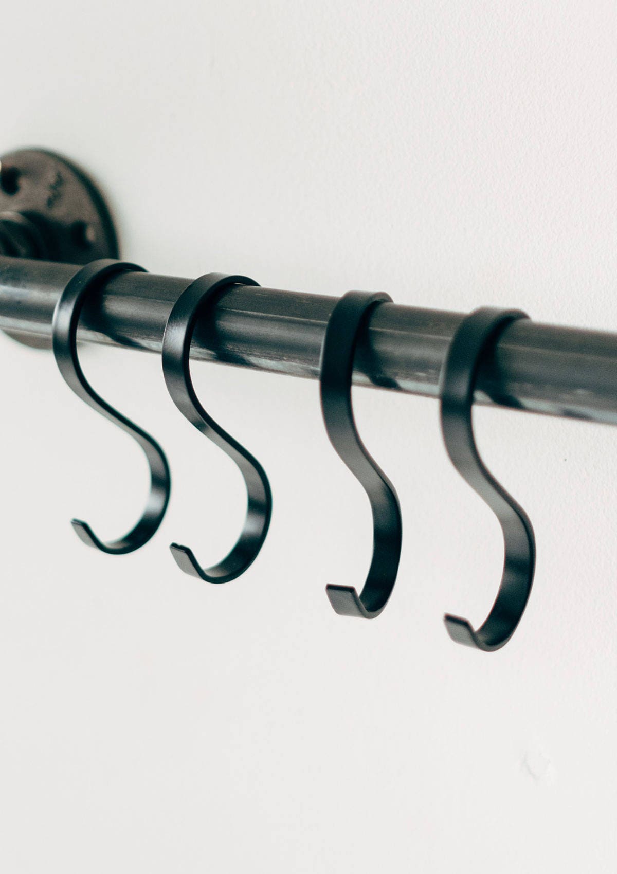 Black Iron Pole Rail / Display Rack / Coat Rack / Kitchen - Etsy