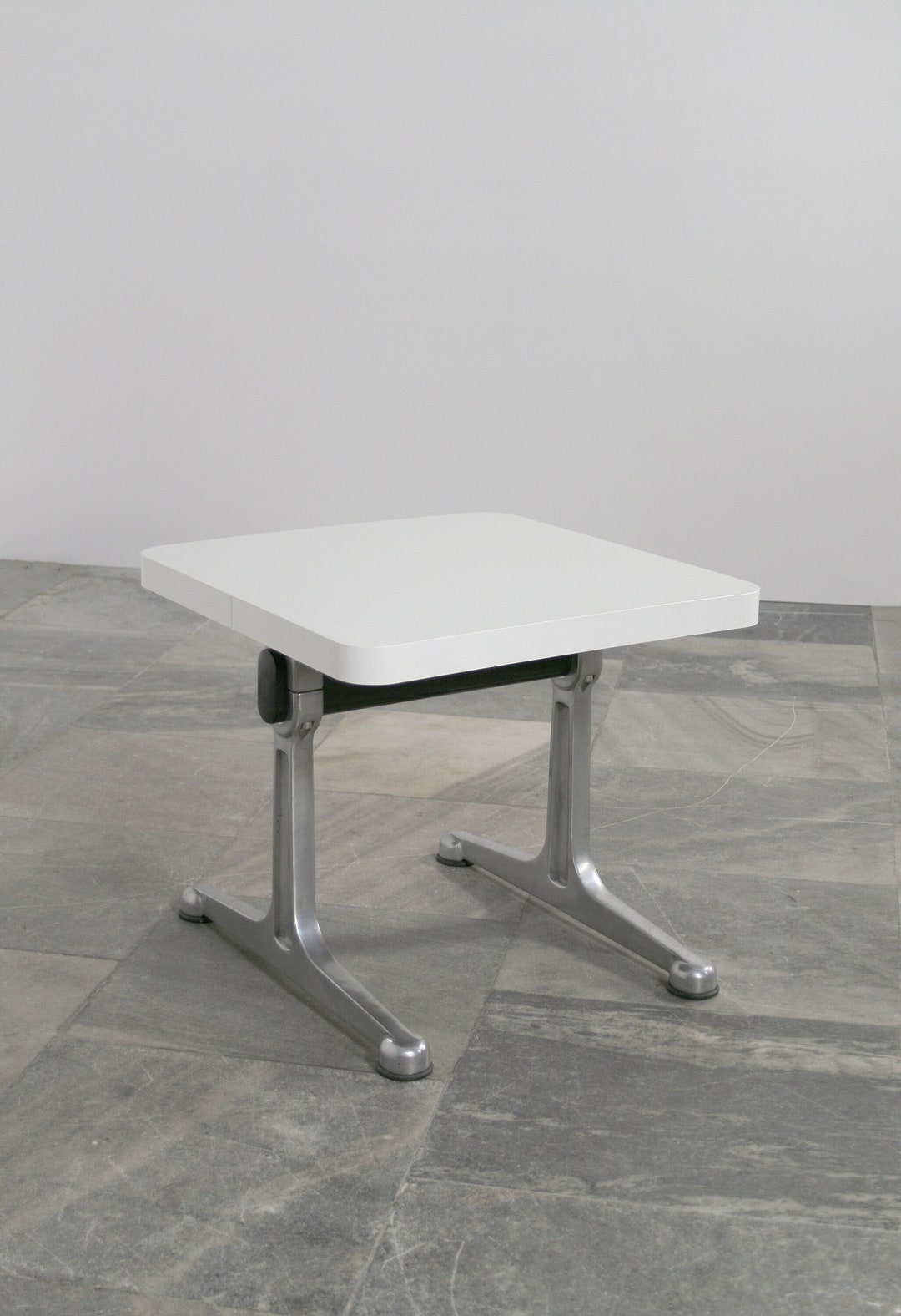 Vintage Don Albinson Knoll International Moulded Steel White Formica ...