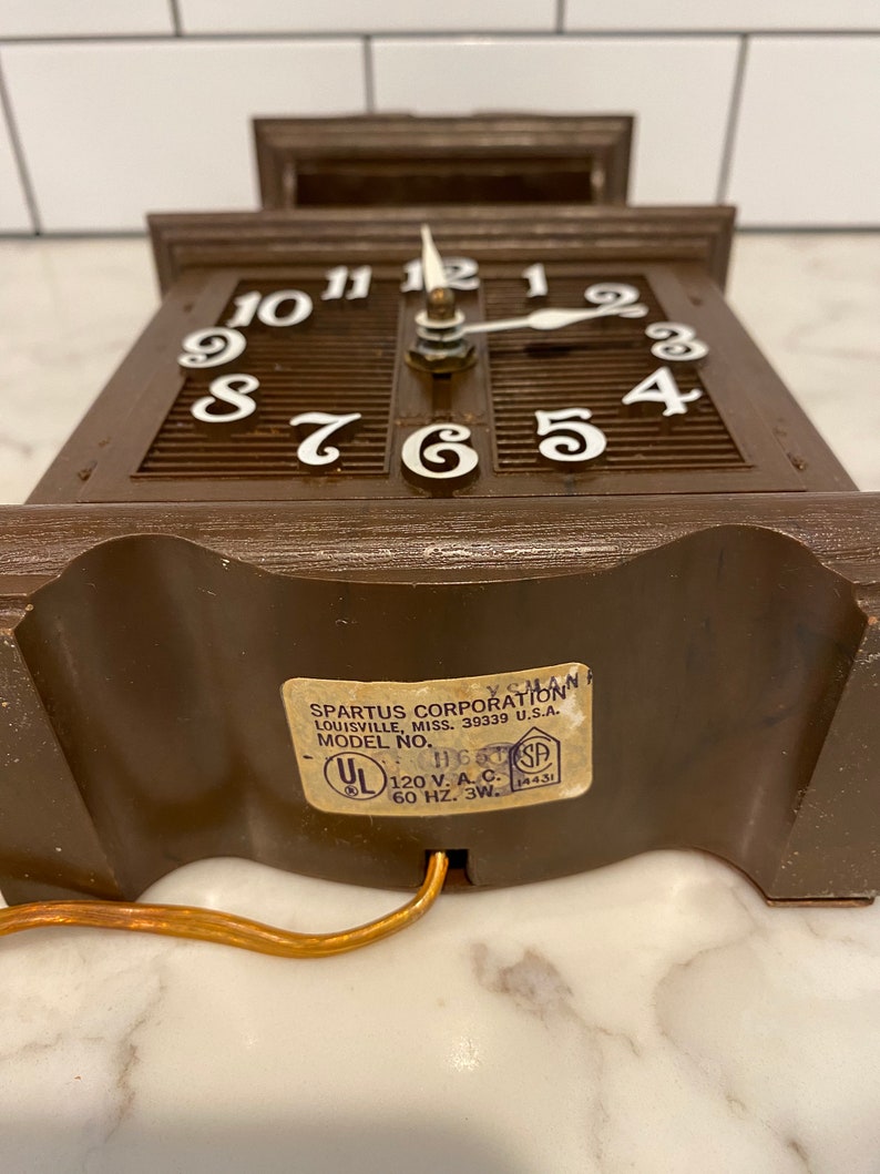 Spartus China Hutch Clock - Etsy