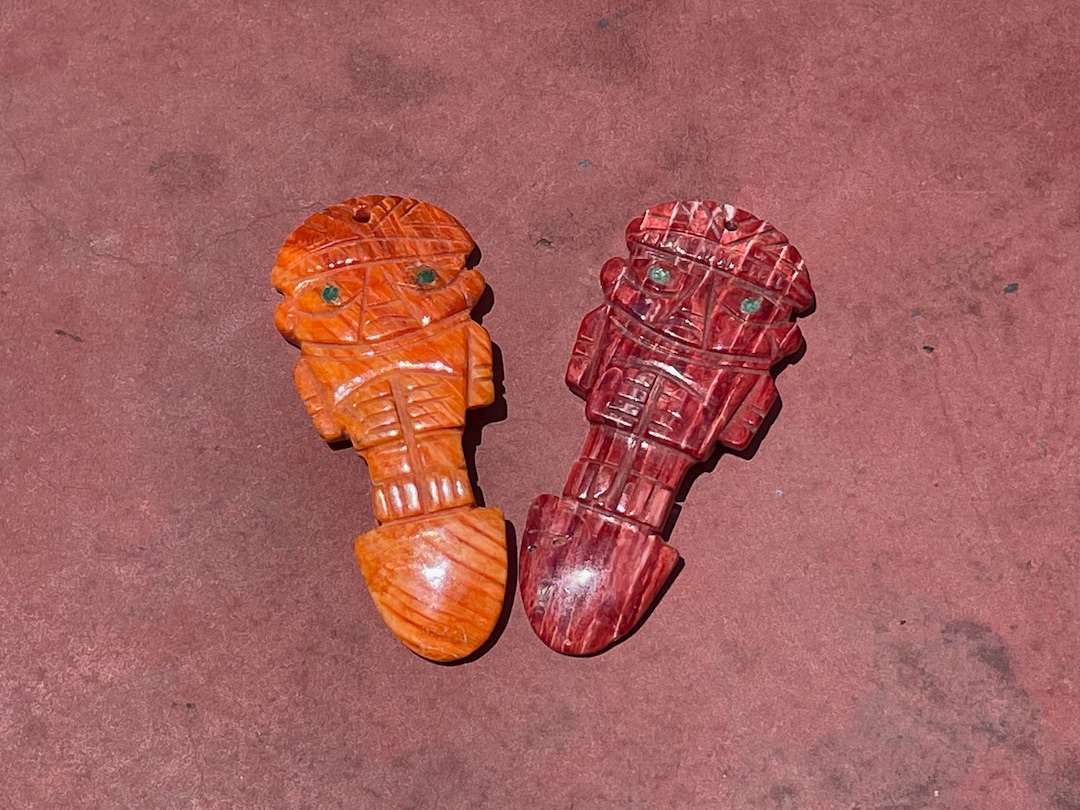 Tumi ( Healing God) Carved to Spondyllus Shell - Etsy