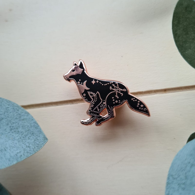 Wolf Pin - Etsy