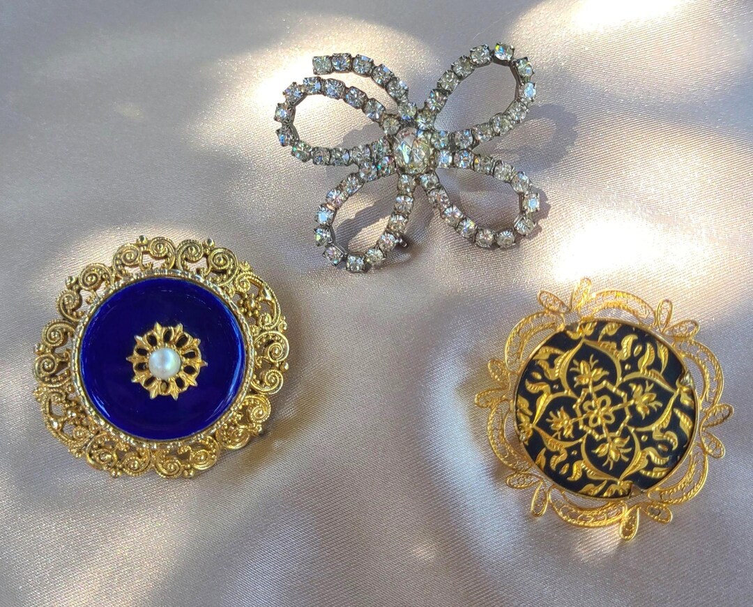 A Unique Trio of Vintage Brooches - Etsy