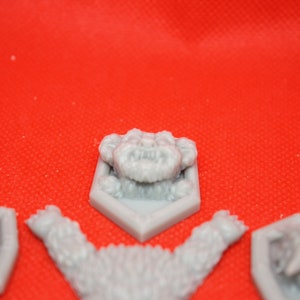 Owlbear Rug and Trophy Heads 32mm/28mm Miniature - for D&D Dungeons and ...