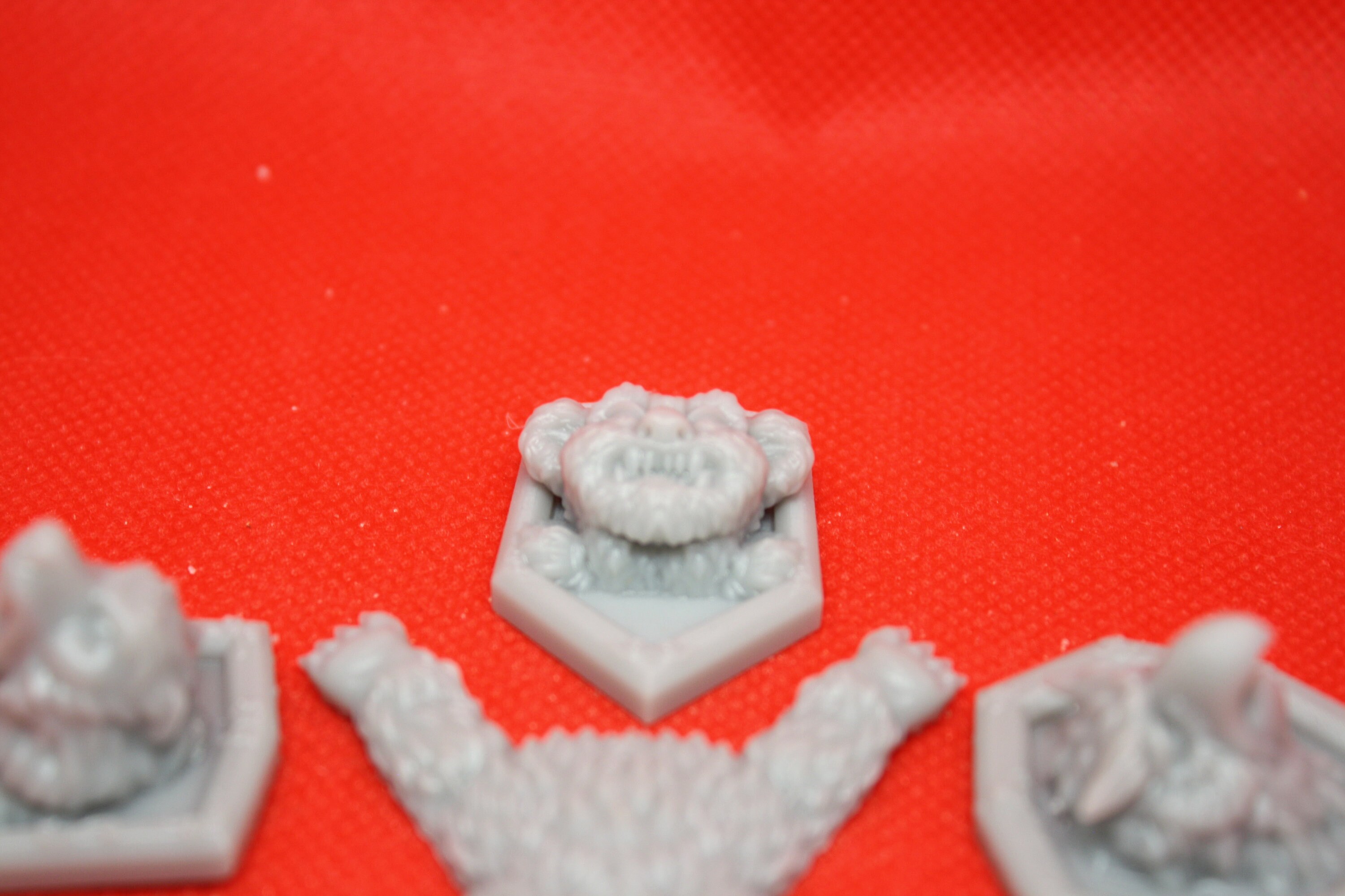 Owlbear Rug and Trophy Heads 32mm/28mm Miniature - for D&D Dungeons and ...