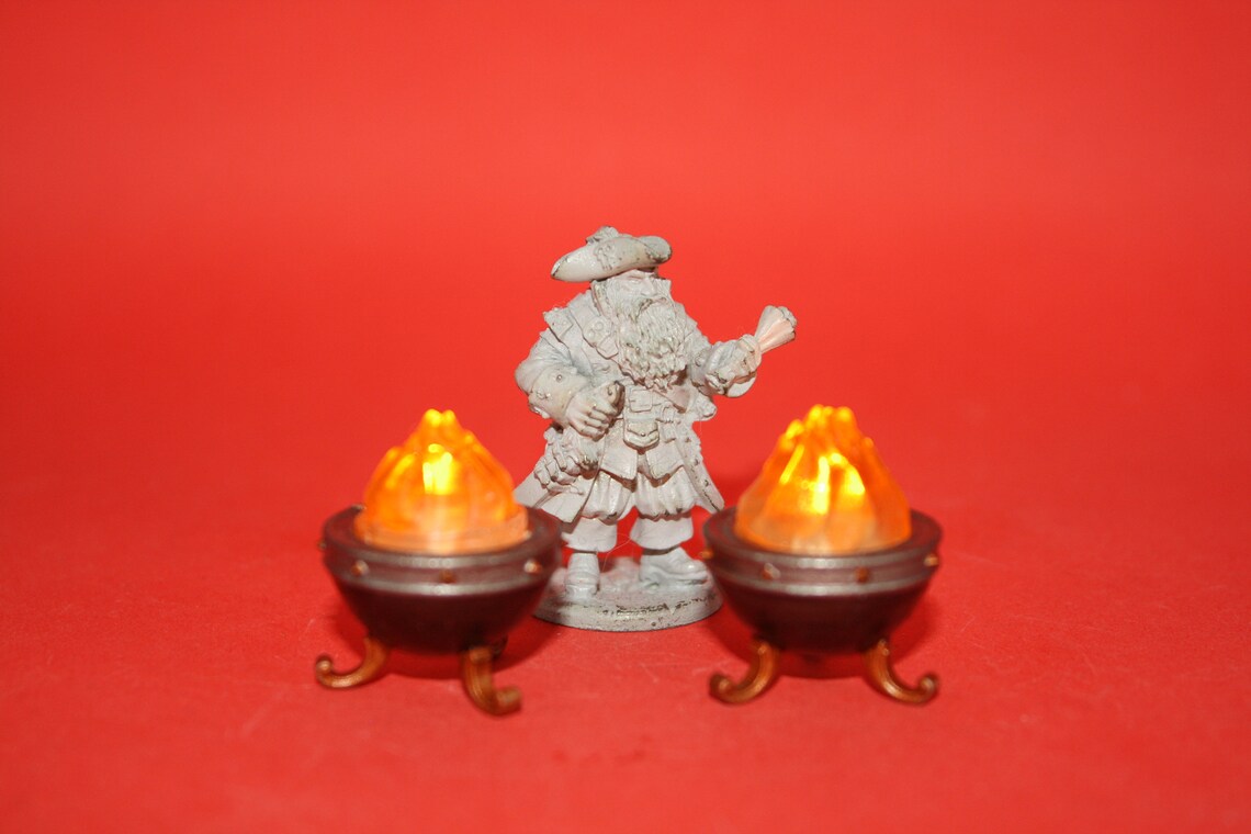 LED Light up Brazier Set, 3D Printed RPG Scenery Set of 2 - Etsy