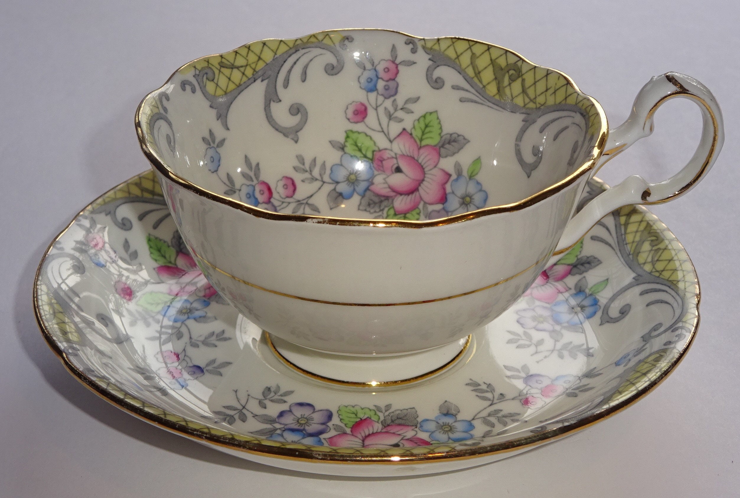 Pretty Crafton China STRATHMORE Tea Cup and Saucer - Etsy Canada