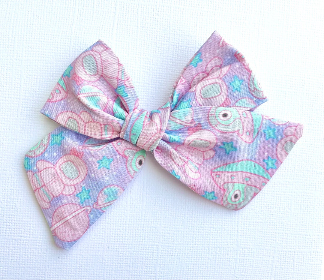 Alien Bow 20 Styles Astronaut UFO Space Bow, Pastel Neon Bow ...