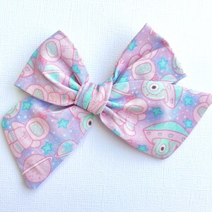 Alien Bow 20 Styles Astronaut UFO Space Bow, Pastel Neon Bow ...