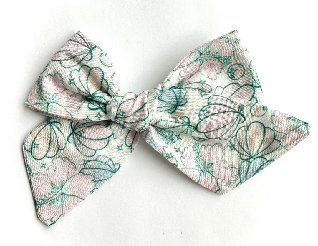 Pastel Seashell Bow | 20 Styles | Hibiscus Ocean Beach Bow, Schoolgirl ...