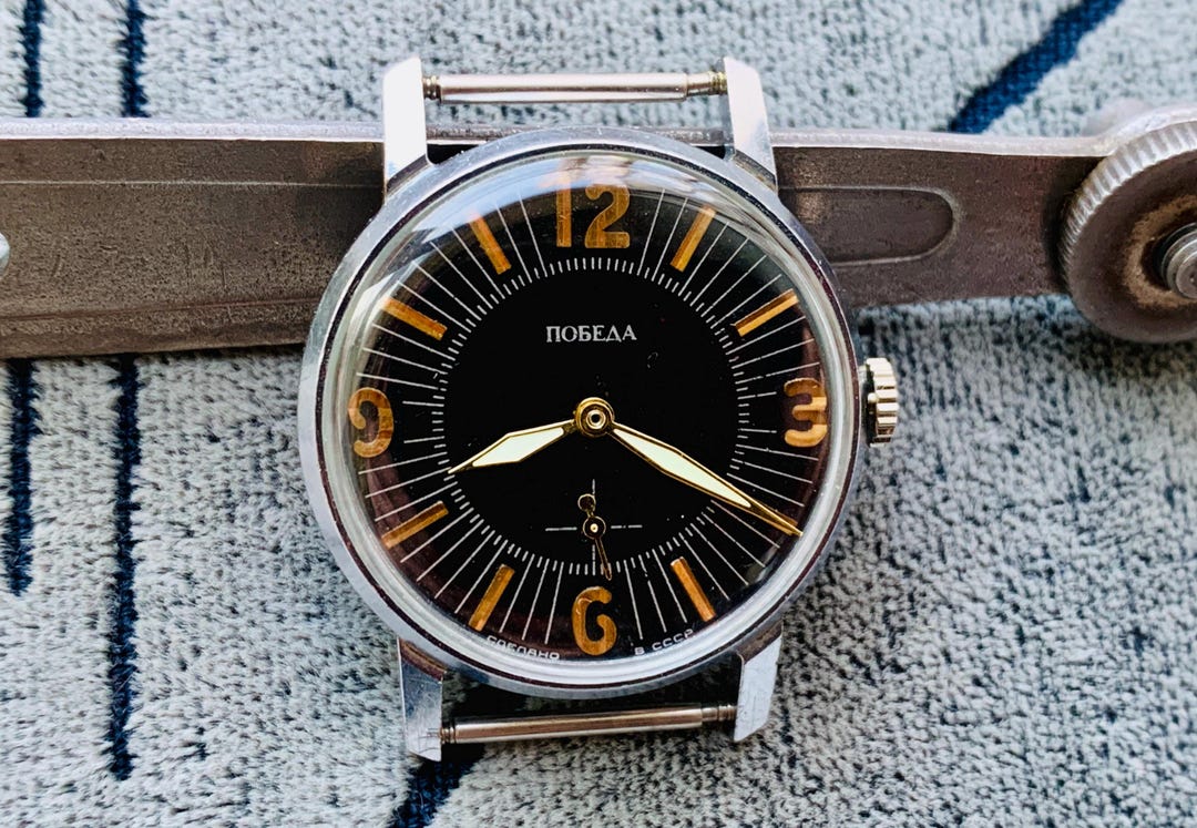 Vintage Pobeda USSR Watch: 15 Jewels, Manual Wind, Classic Design - Etsy