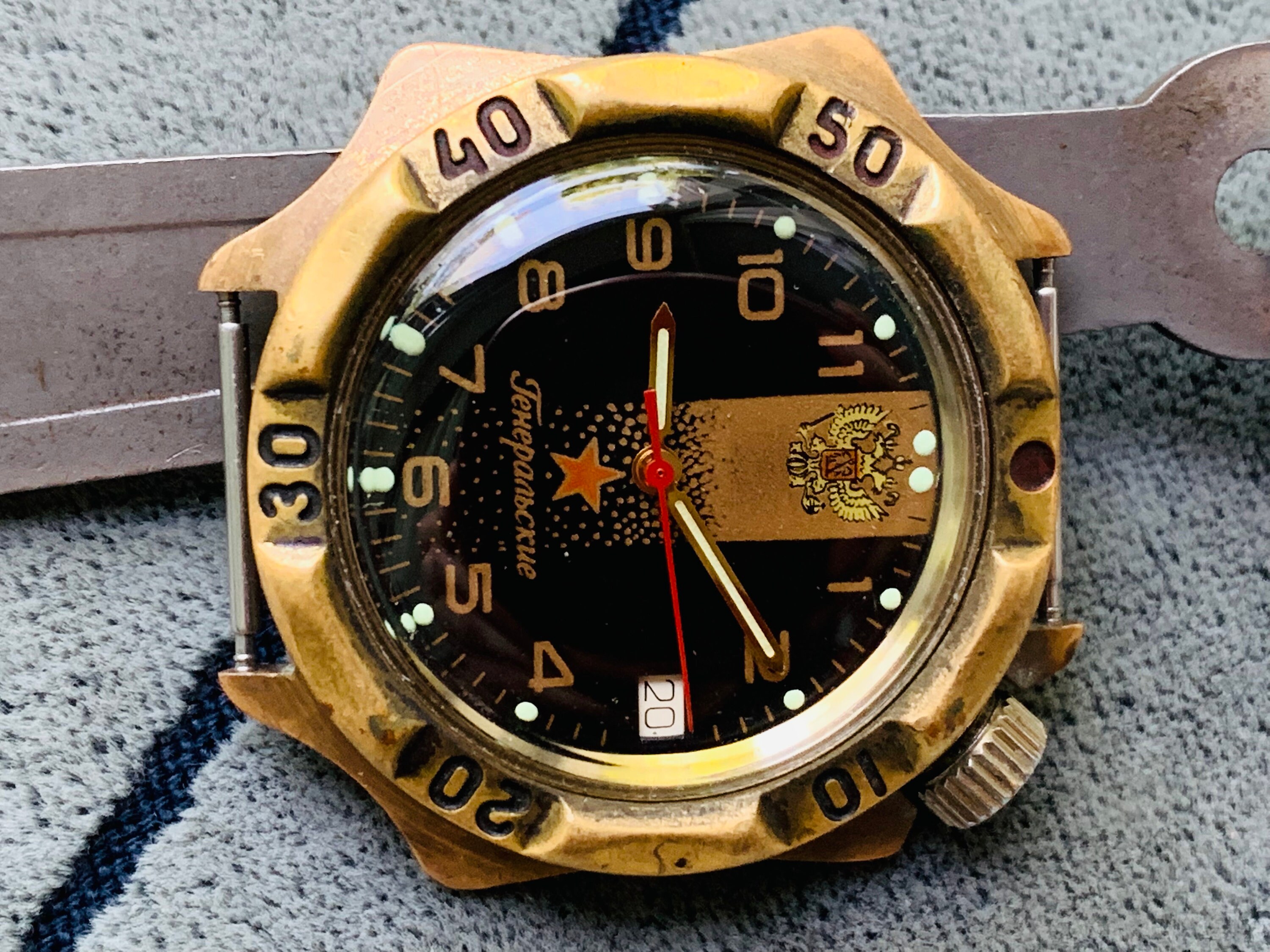 Brass case mod ? : r/vostok