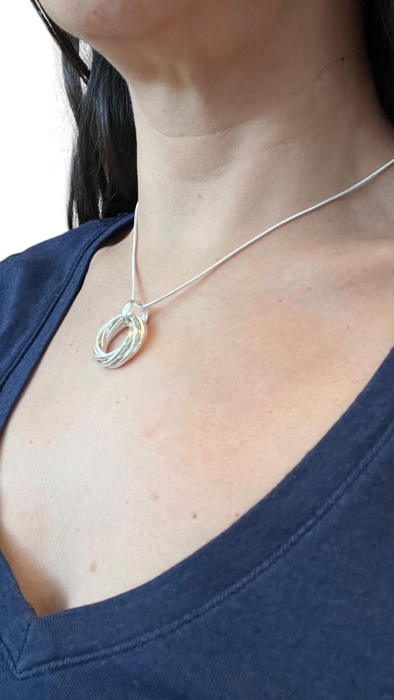 Sterling Silver 7 Interlocking Rings Pendant - Etsy
