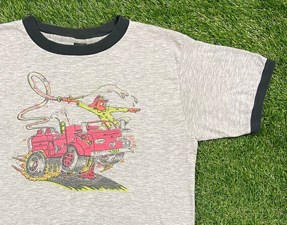 Vintage Fire Department Fire Truck Cartoon T Shirt Te… - Gem