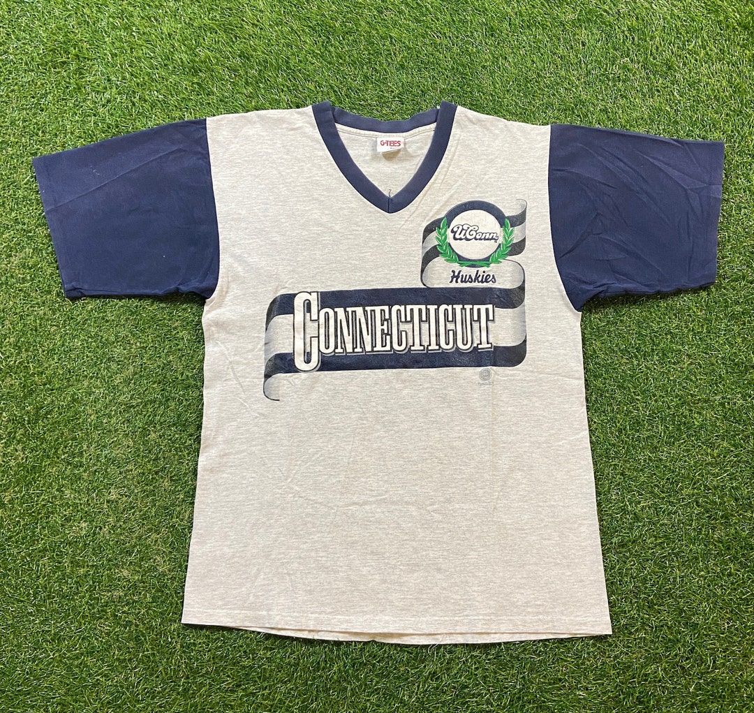 Vintage University of Connecticut Huskies UCONN T Shirt Made USA Size ...
