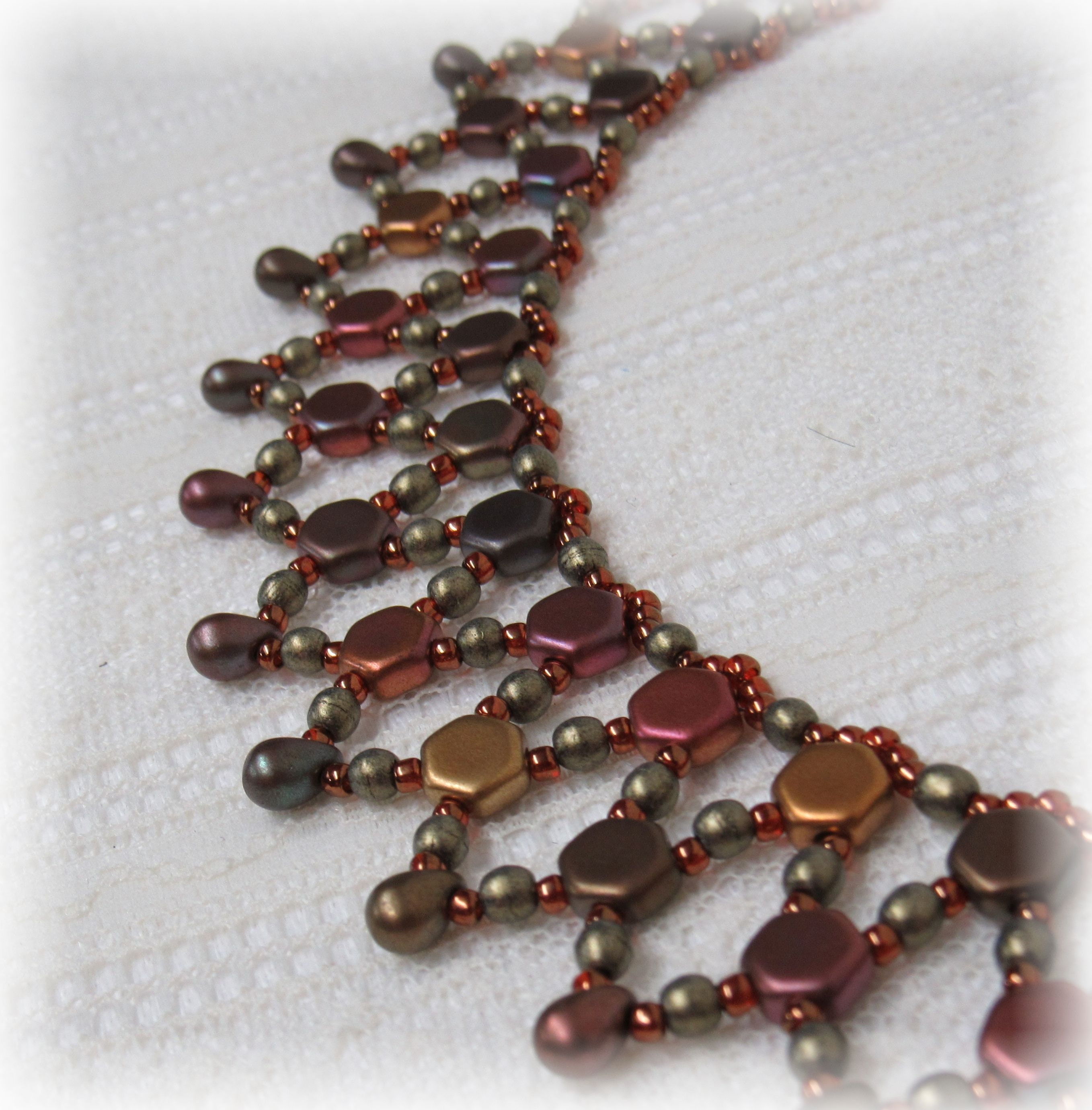 Tutorial- Pattern "aphrodite's Tear" Honeycomb and Drop Bead Necklace ...