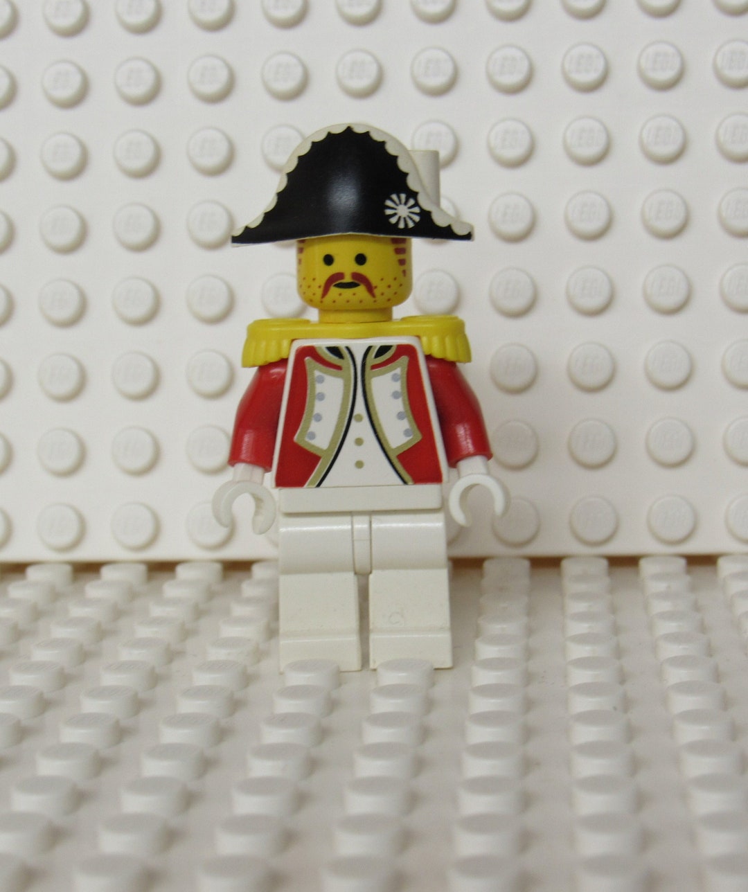 Imperial Guard - Admiral LEGO® Minifigure From Pirates I Series 1992 ...